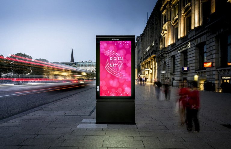 Dynamic Creatives for Programmatic DOOH